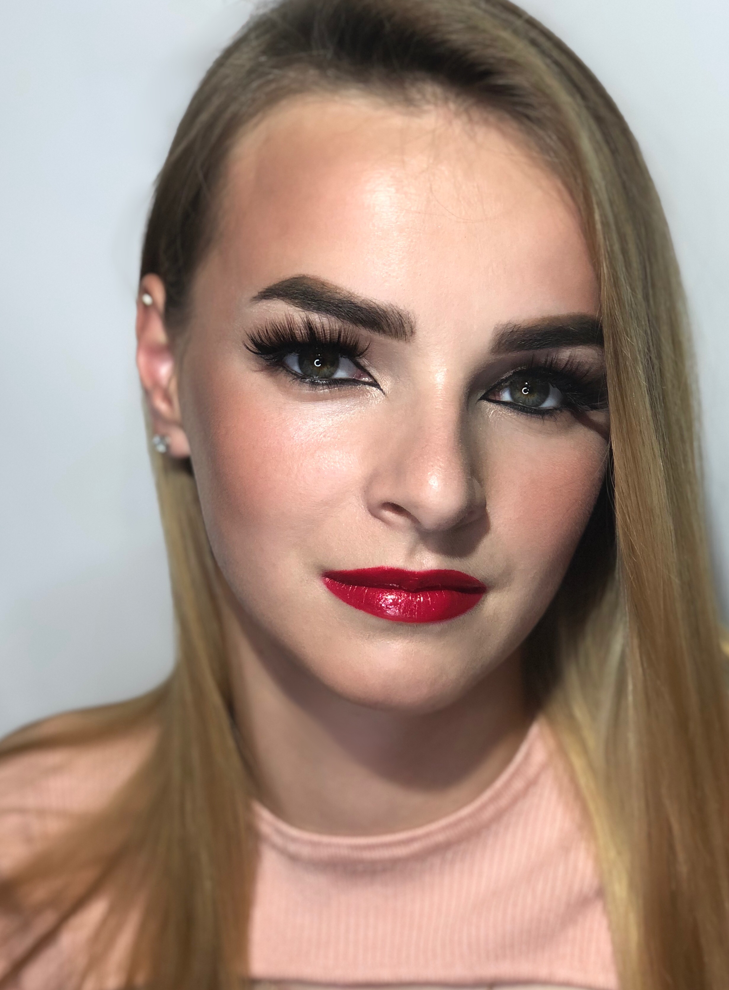 Retro red makeup - Mila Kyshpet's work